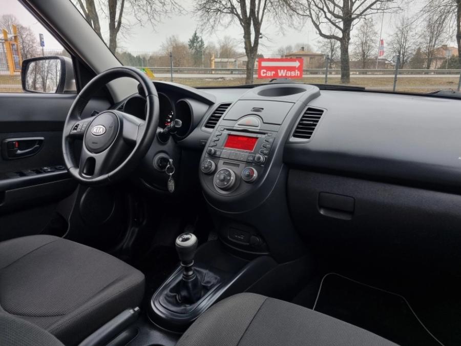 Brown Kia Soul 2009 in Riga, with an engine capacity of 1.60 L and mileage of 212 thousand km for 3990 €, photo 69 on AUTOMOTO.COM.LV