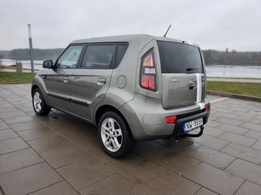 Brown Kia Soul 2009 in Riga, with an engine capacity of 1.60 L and mileage of 212 thousand km for 3990 €, photo 91 on AUTOMOTO.COM.LV