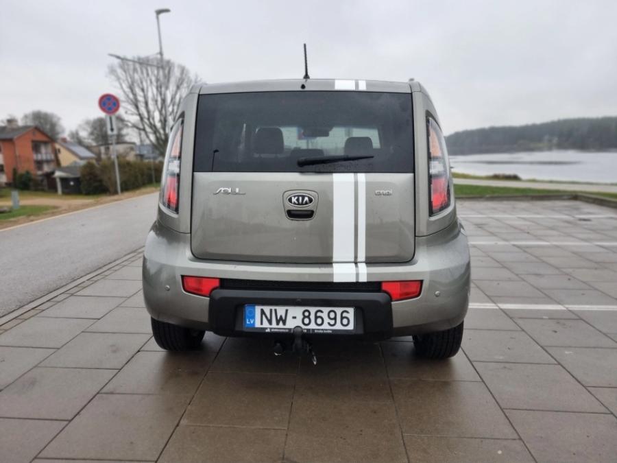 Brown Kia Soul 2009 in Riga, with an engine capacity of 1.60 L and mileage of 212 thousand km for 3990 €, photo 92 on AUTOMOTO.COM.LV