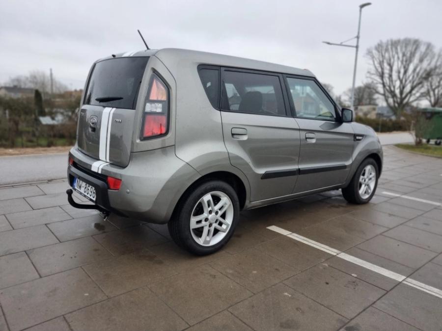 Brown Kia Soul 2009 in Riga, with an engine capacity of 1.60 L and mileage of 212 thousand km for 3990 €, photo 93 on AUTOMOTO.COM.LV