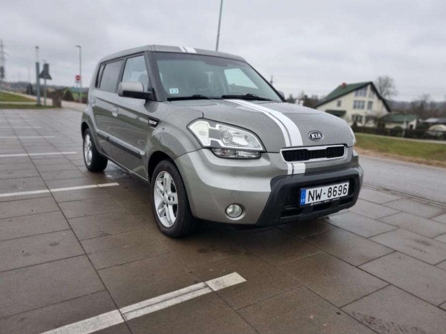 Brown Kia Soul 2009 in Riga, with an engine capacity of 1.60 L and mileage of 212 thousand km for 3990 €, photo 95 on AUTOMOTO.COM.LV