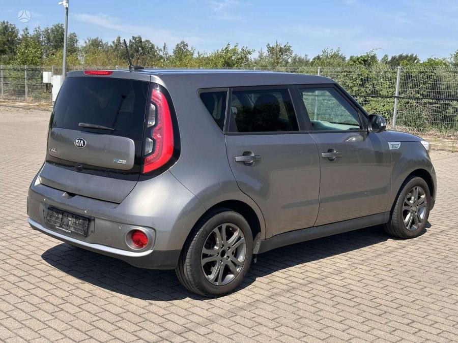 Brūns Kia Soul 2016 Marijampole, ar dzinēja tilpumu 0.00 L un nobraukumu 160 tūkst. km par 3200 €, foto 6 vietnē AUTOMOTO.COM.LV