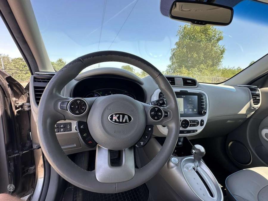 Brūns Kia Soul 2016 Marijampole, ar dzinēja tilpumu 0.00 L un nobraukumu 160 tūkst. km par 3200 €, foto 12 vietnē AUTOMOTO.COM.LV