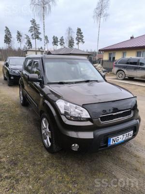 Brown Kia Soul 2009 in Riga, with an engine capacity of 1.60 L and mileage of 262 thousand km for 4300 €, photo 3 on AUTOMOTO.COM.LV