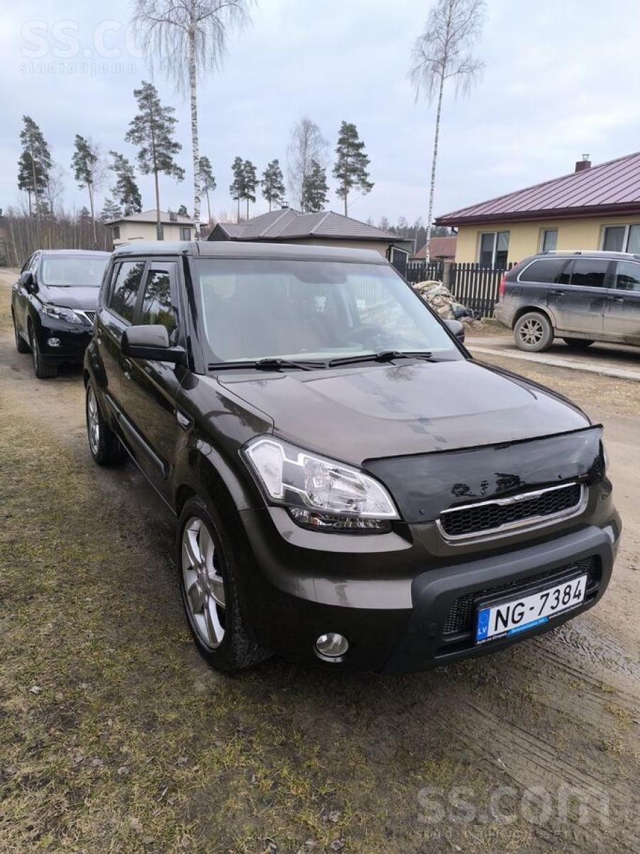 Brown Kia Soul 2009 in Riga, with an engine capacity of 1.60 L and mileage of 262 thousand km for 4300 €, photo 3 on AUTOMOTO.COM.LV