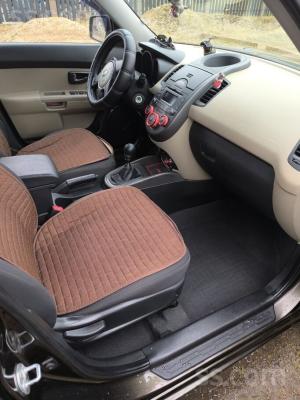 Brown Kia Soul 2009 in Riga, with an engine capacity of 1.60 L and mileage of 262 thousand km for 4300 €, photo 8 on AUTOMOTO.COM.LV