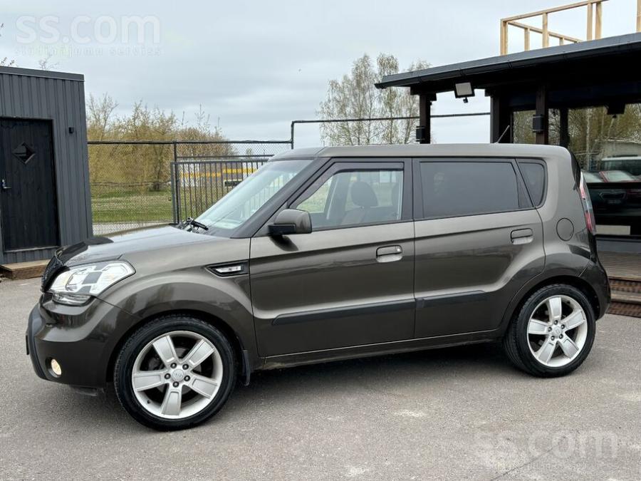 Brūns Kia Soul 2009 Rīga, ar dzinēja tilpumu 1.60 L un nobraukumu 261 tūkst. km par 3690 €, foto 3 vietnē AUTOMOTO.COM.LV