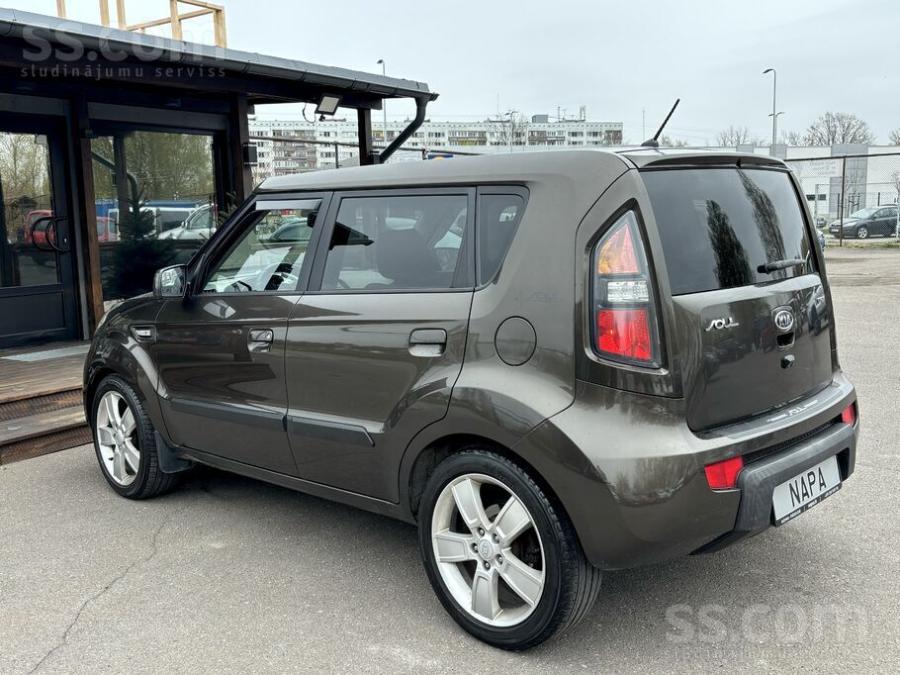 Brūns Kia Soul 2009 Rīga, ar dzinēja tilpumu 1.60 L un nobraukumu 261 tūkst. km par 3690 €, foto 7 vietnē AUTOMOTO.COM.LV