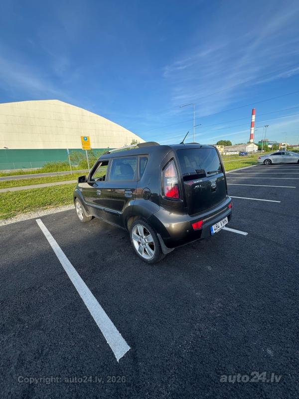 Brūns Kia Soul 2009 Tallina, ar dzinēja tilpumu 1.60 L un nobraukumu 237 tūkst. km par 3000 €, foto 10 vietnē AUTOMOTO.COM.LV