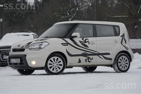Brown Kia Soul 2011 in Riga, with an engine capacity of 1.60 L and mileage of 206 thousand km for 2990 €, photo 1 on AUTOMOTO.COM.LV