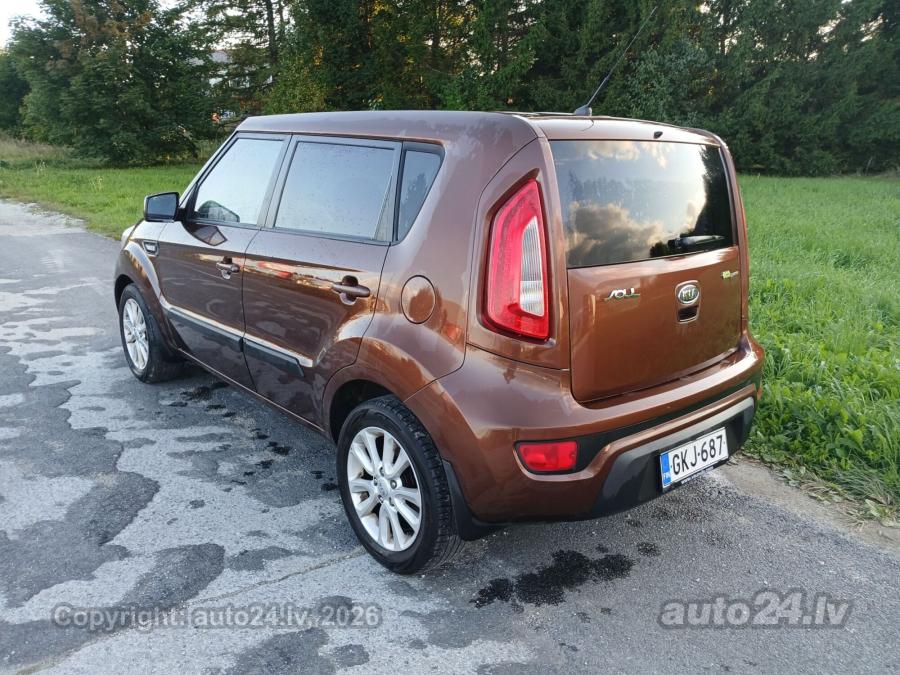 Brown Kia Soul 2012 in Tallinn, with an engine capacity of 1.60 L and mileage of 286 thousand km for 3333 €, photo 9 on AUTOMOTO.COM.LV