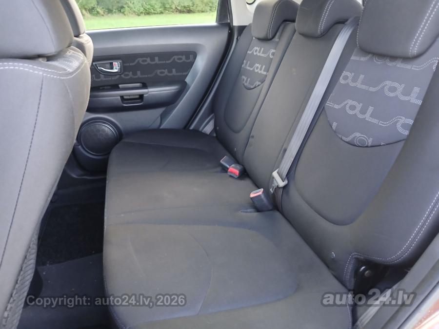 Brown Kia Soul 2012 in Tallinn, with an engine capacity of 1.60 L and mileage of 286 thousand km for 3333 €, photo 14 on AUTOMOTO.COM.LV