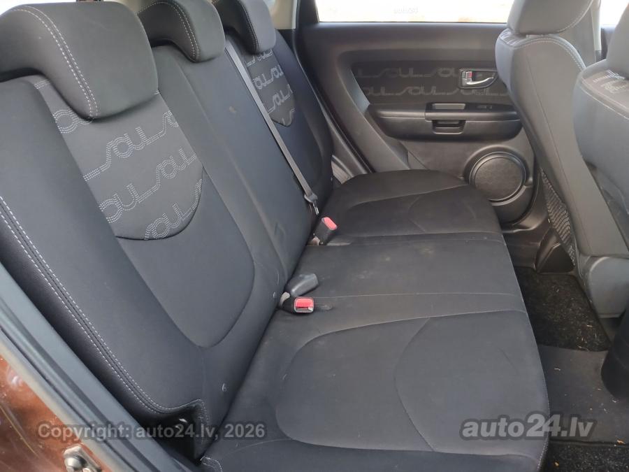 Brown Kia Soul 2012 in Tallinn, with an engine capacity of 1.60 L and mileage of 286 thousand km for 3333 €, photo 15 on AUTOMOTO.COM.LV