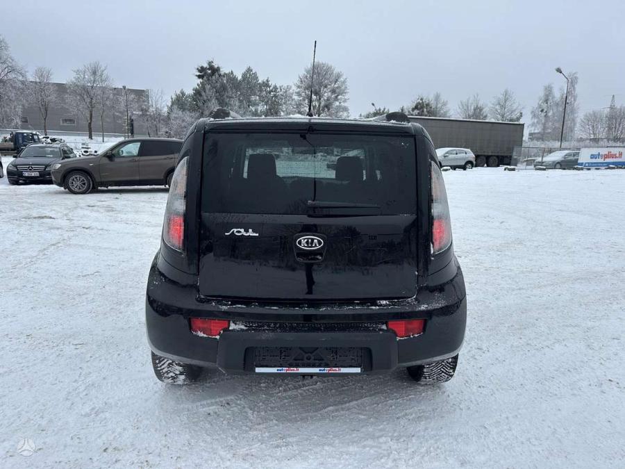 Kia Soul 2009 in Alytus, with an engine capacity of 1.59 L and mileage of 223 thousand km for 3900 €, photo 6 on AUTOMOTO.COM.LV
