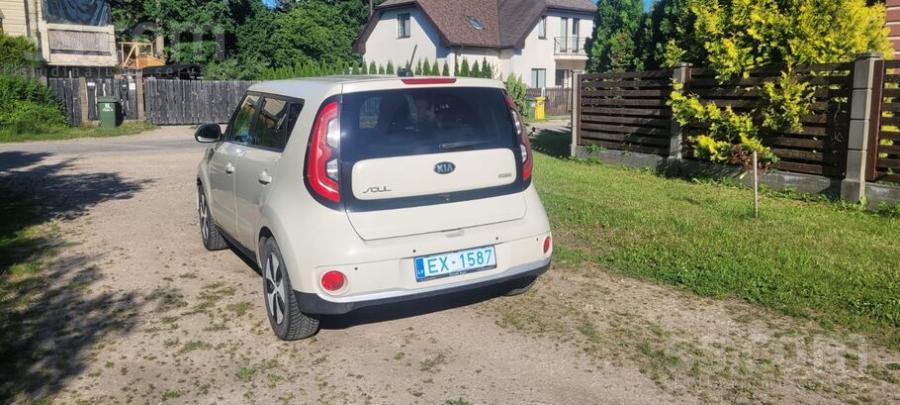 Kia Soul 2018 in Riga, with an engine capacity of 0.00 L and mileage of 122 thousand km for 7950 €, photo 6 on AUTOMOTO.COM.LV