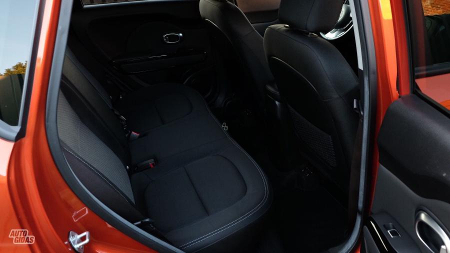 Kia Soul 2018 Marijampole, ar dzinēja tilpumu 1.60 L un nobraukumu 97 tūkst. km par 8500 €, foto 13 vietnē AUTOMOTO.COM.LV