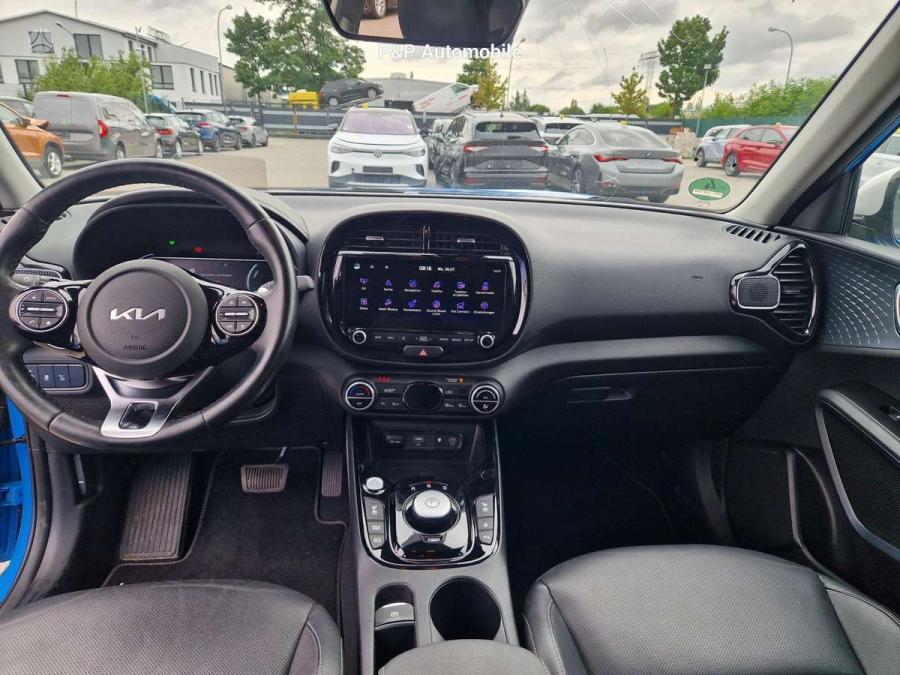 Kia Soul 2023 in Marijampole, with an engine capacity of 0.00 L and mileage of 10 thousand km for 14999 €, photo 3 on AUTOMOTO.COM.LV