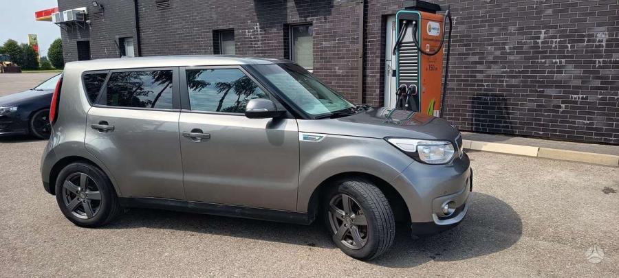 Pelēks Kia Soul 2015 Šakiai, ar dzinēja tilpumu 0.00 L un nobraukumu 136 tūkst. km par 5900 €, foto 5 vietnē AUTOMOTO.COM.LV