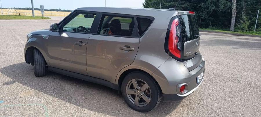 Pelēks Kia Soul 2015 Šakiai, ar dzinēja tilpumu 0.00 L un nobraukumu 136 tūkst. km par 5900 €, foto 7 vietnē AUTOMOTO.COM.LV