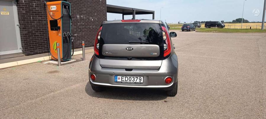Pelēks Kia Soul 2015 Šakiai, ar dzinēja tilpumu 0.00 L un nobraukumu 136 tūkst. km par 5900 €, foto 10 vietnē AUTOMOTO.COM.LV