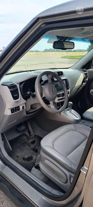 Pelēks Kia Soul 2015 Šakiai, ar dzinēja tilpumu 0.00 L un nobraukumu 136 tūkst. km par 5900 €, foto 11 vietnē AUTOMOTO.COM.LV