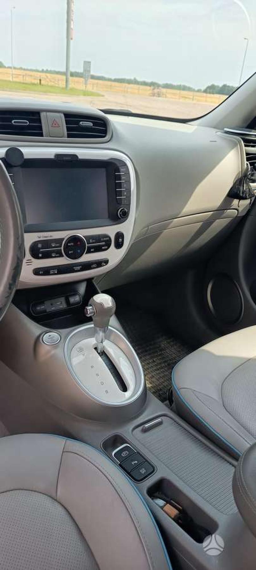 Pelēks Kia Soul 2015 Šakiai, ar dzinēja tilpumu 0.00 L un nobraukumu 136 tūkst. km par 5900 €, foto 13 vietnē AUTOMOTO.COM.LV