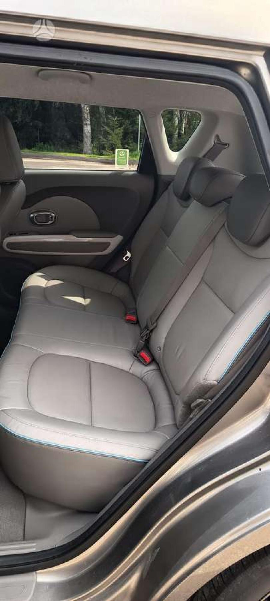 Pelēks Kia Soul 2015 Šakiai, ar dzinēja tilpumu 0.00 L un nobraukumu 136 tūkst. km par 5900 €, foto 15 vietnē AUTOMOTO.COM.LV