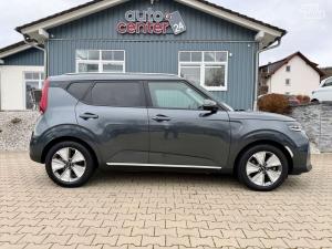 Grey Kia Soul 2021 in Kaunas, with an engine capacity of 0.00 L and mileage of 18 thousand km for 22724 €, photo 2 on AUTOMOTO.COM.LV