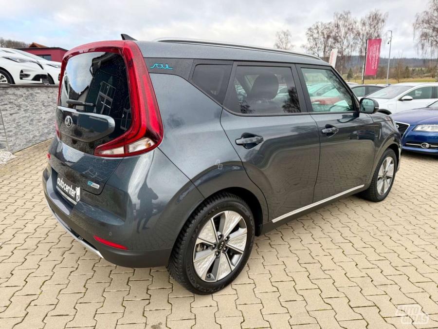 Grey Kia Soul 2021 in Kaunas, with an engine capacity of 0.00 L and mileage of 18 thousand km for 22724 €, photo 6 on AUTOMOTO.COM.LV