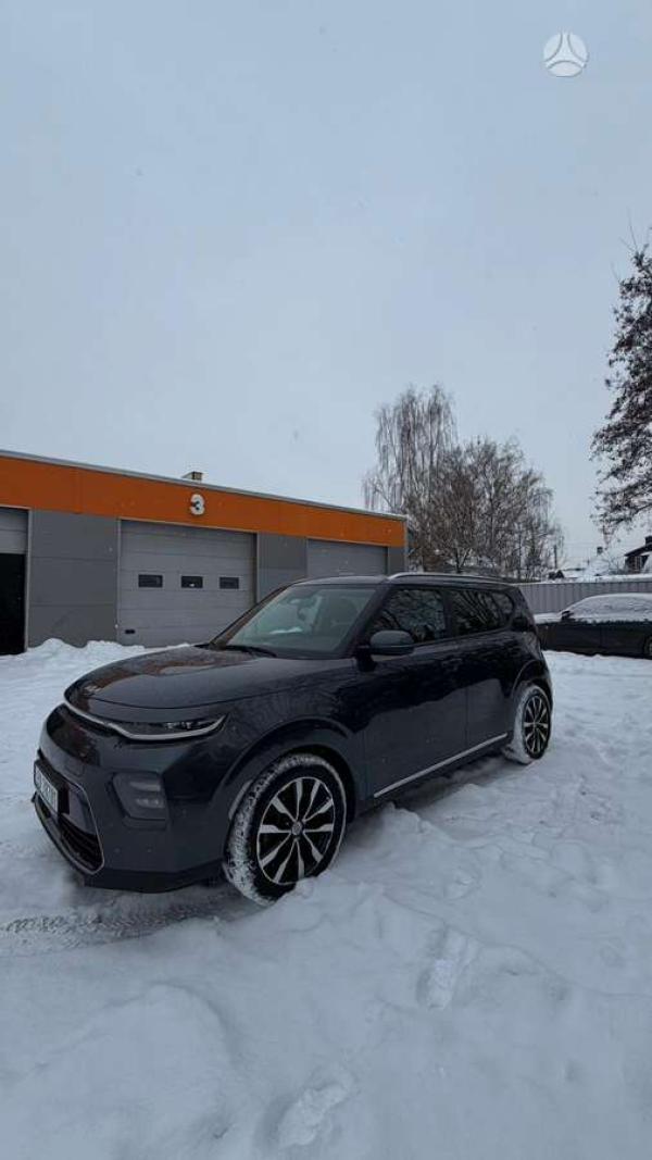 Pelēks Kia Soul 2022 Kauņa, ar dzinēja tilpumu 0.00 L un nobraukumu 50 tūkst. km par 23000 €, foto 2 vietnē AUTOMOTO.COM.LV