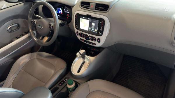 Grey Kia Soul 2015 in Kaunas, with an engine capacity of 0.00 L and mileage of 75 thousand km for 4350 €, photo 4 on AUTOMOTO.COM.LV