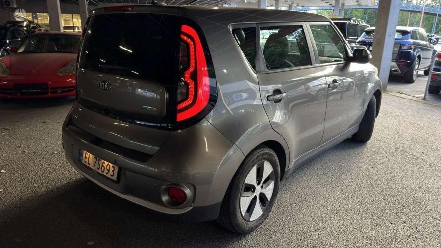Grey Kia Soul 2015 in Kaunas, with an engine capacity of 0.00 L and mileage of 75 thousand km for 4350 €, photo 7 on AUTOMOTO.COM.LV