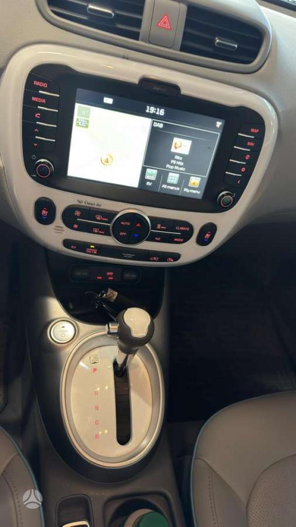 Grey Kia Soul 2015 in Kaunas, with an engine capacity of 0.00 L and mileage of 75 thousand km for 4350 €, photo 10 on AUTOMOTO.COM.LV