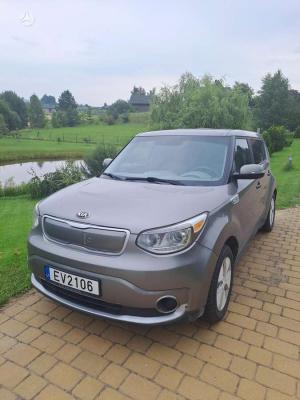 Pelēks Kia Soul 2016 Viļņa, ar dzinēja tilpumu 0.00 L un nobraukumu 104 tūkst. km par 3300 €, foto  vietnē AUTOMOTO.COM.LV