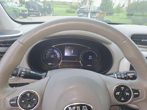 Pelēks Kia Soul 2016 Viļņa, ar dzinēja tilpumu 0.00 L un nobraukumu 104 tūkst. km par 3300 €, foto 5 vietnē AUTOMOTO.COM.LV