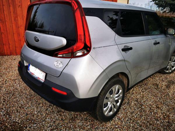 Grey Kia Soul 2020 in Siauliai, with an engine capacity of 2.00 L and mileage of 77 thousand km for 11400 €, photo 5 on AUTOMOTO.COM.LV