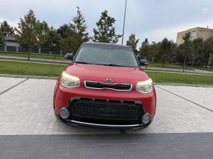 Red Kia Soul 2014 in Siauliai, with an engine capacity of 1.58 L and mileage of 270 thousand km for 5550 €, photo 3 on AUTOMOTO.COM.LV