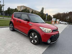 Red Kia Soul 2014 in Siauliai, with an engine capacity of 1.58 L and mileage of 270 thousand km for 5550 €, photo 4 on AUTOMOTO.COM.LV