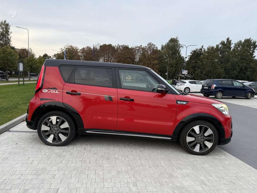 Red Kia Soul 2014 in Siauliai, with an engine capacity of 1.58 L and mileage of 270 thousand km for 5550 €, photo 5 on AUTOMOTO.COM.LV