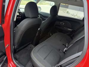 Red Kia Soul 2014 in Siauliai, with an engine capacity of 1.58 L and mileage of 270 thousand km for 5550 €, photo 17 on AUTOMOTO.COM.LV