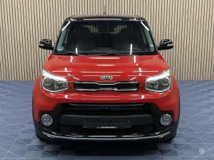 Red Kia Soul 2017 in Marijampole, with an engine capacity of 1.58 L and mileage of 185 thousand km for 10500 €, photo 4 on AUTOMOTO.COM.LV