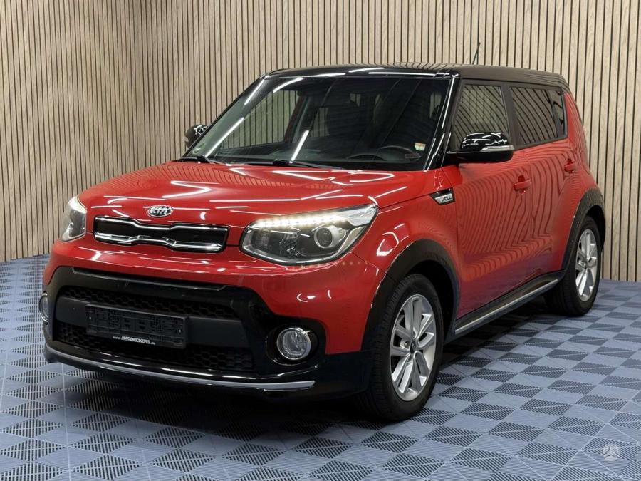 Red Kia Soul 2017 in Marijampole, with an engine capacity of 1.58 L and mileage of 185 thousand km for 10500 €, photo 5 on AUTOMOTO.COM.LV