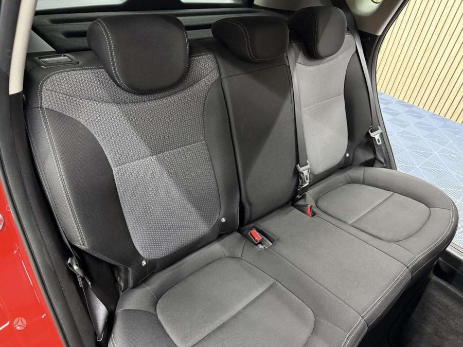 Red Kia Soul 2017 in Marijampole, with an engine capacity of 1.58 L and mileage of 185 thousand km for 10500 €, photo 16 on AUTOMOTO.COM.LV