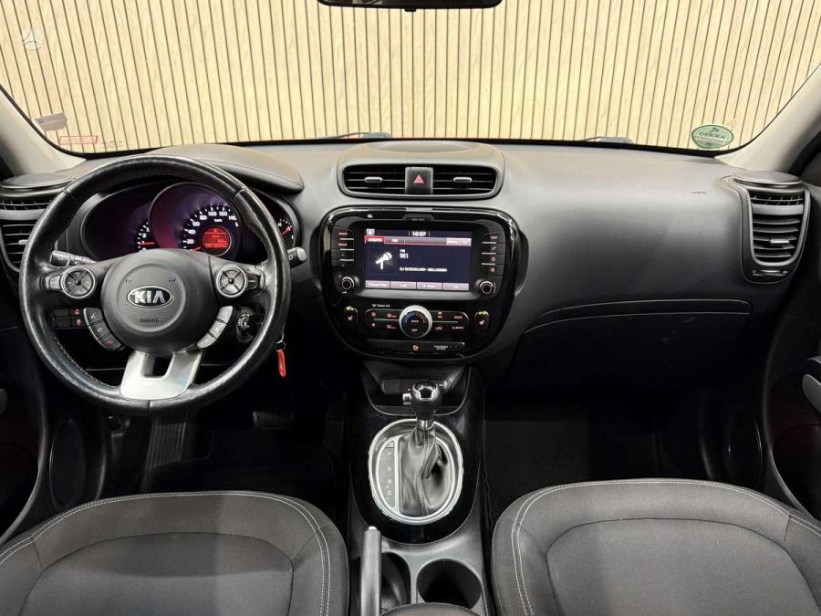 Red Kia Soul 2017 in Marijampole, with an engine capacity of 1.58 L and mileage of 185 thousand km for 10500 €, photo 20 on AUTOMOTO.COM.LV
