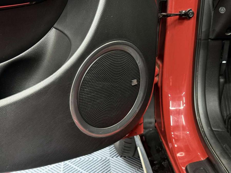 Red Kia Soul 2017 in Marijampole, with an engine capacity of 1.58 L and mileage of 185 thousand km for 10500 €, photo 23 on AUTOMOTO.COM.LV