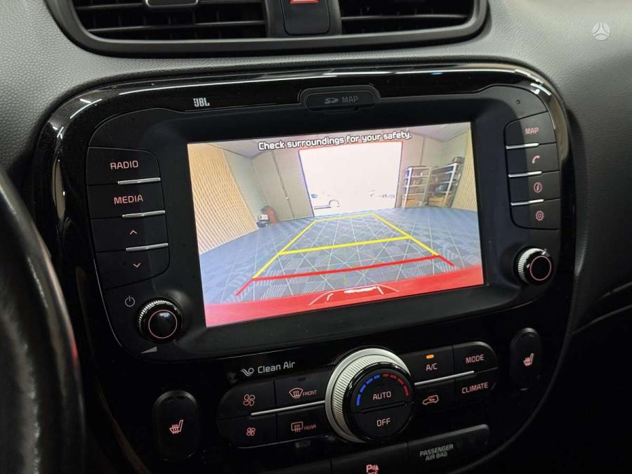 Red Kia Soul 2017 in Marijampole, with an engine capacity of 1.58 L and mileage of 185 thousand km for 10500 €, photo 28 on AUTOMOTO.COM.LV