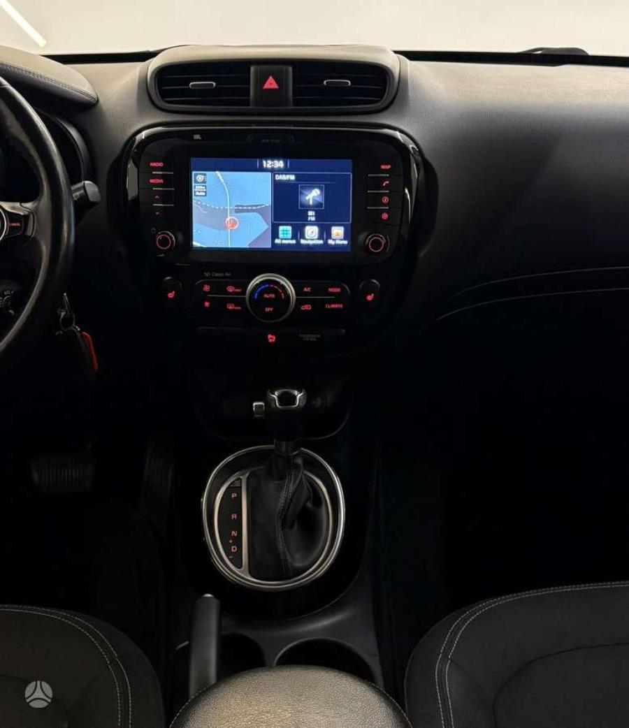 Sarkans Kia Soul 2017 Marijampole, ar dzinēja tilpumu 1.58 L un nobraukumu 186 tūkst. km par 9999 €, foto 5 vietnē AUTOMOTO.COM.LV