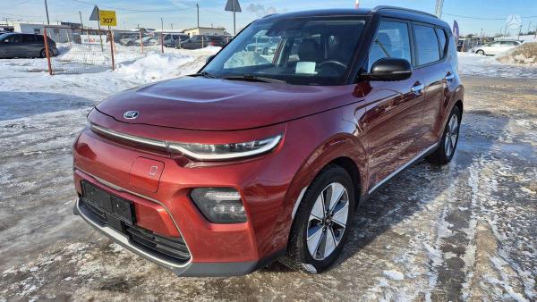 Red Kia Soul 2020 in Vilnius, with an engine capacity of 0.00 L and mileage of 140 thousand km for 13998 €, photo 1 on AUTOMOTO.COM.LV