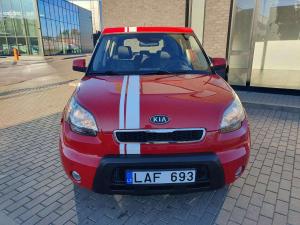 Red Kia Soul 2010 in Kaunas, with an engine capacity of 1.60 L and mileage of 270 thousand km for 2100 €, photo 2 on AUTOMOTO.COM.LV