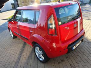 Red Kia Soul 2010 in Kaunas, with an engine capacity of 1.60 L and mileage of 270 thousand km for 2100 €, photo 6 on AUTOMOTO.COM.LV